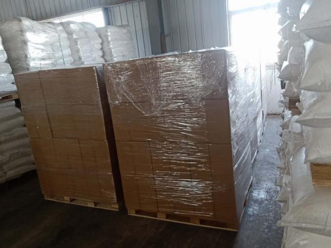 What types of carbomer are available and how are their uses different?